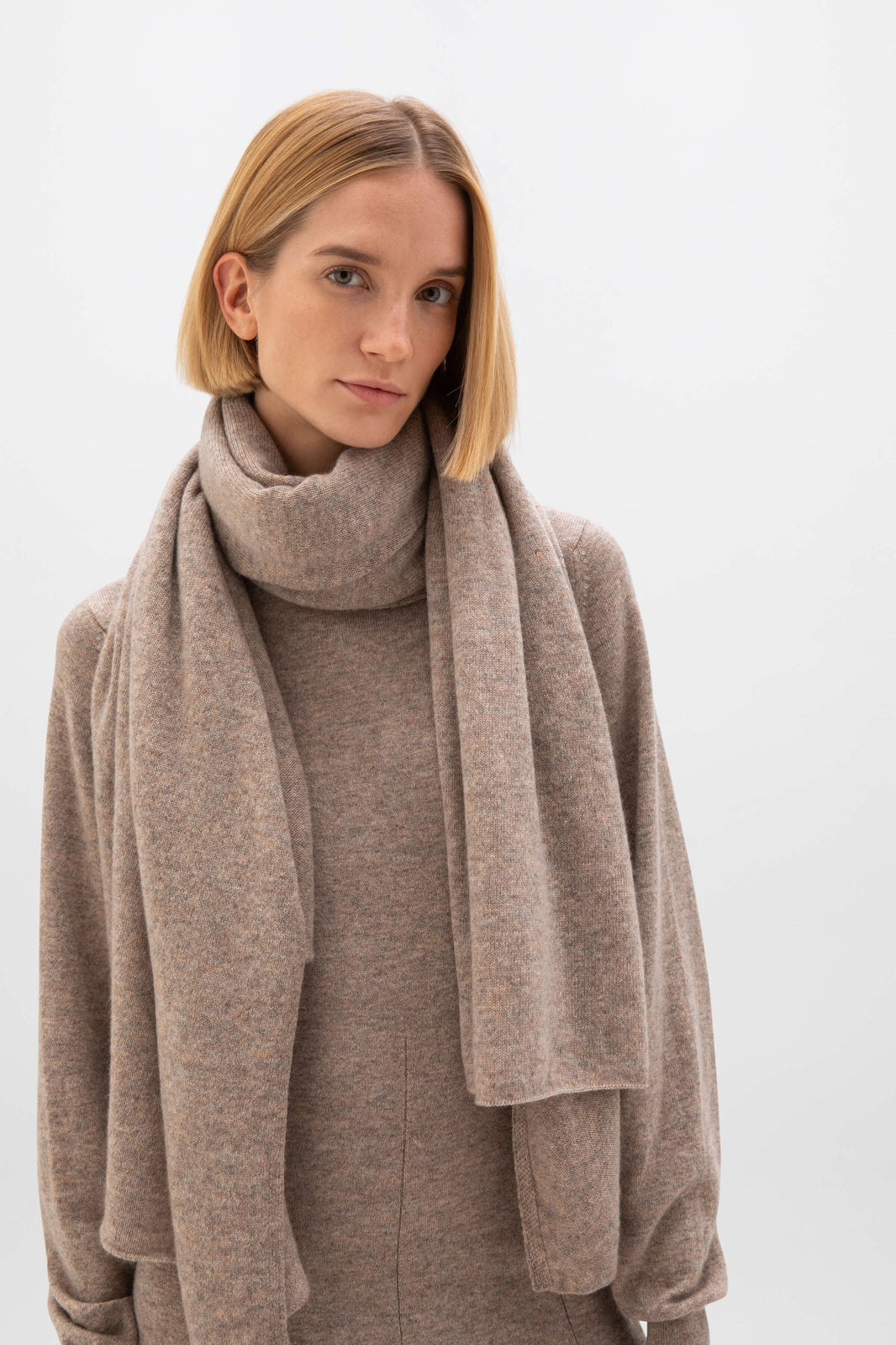Men’s & Women’s Cashmere Accessories – Johnstons of Elgin