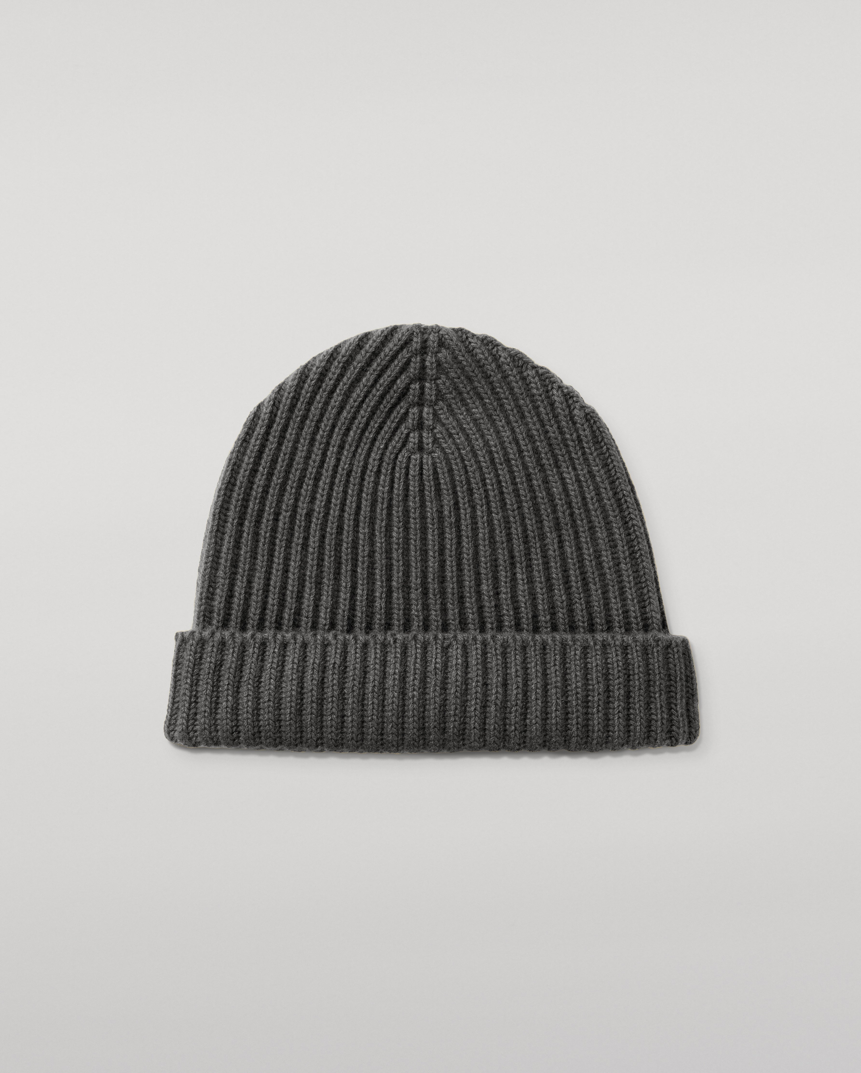 Lovat Mid Grey Cashmere Hat – Johnstons of Elgin