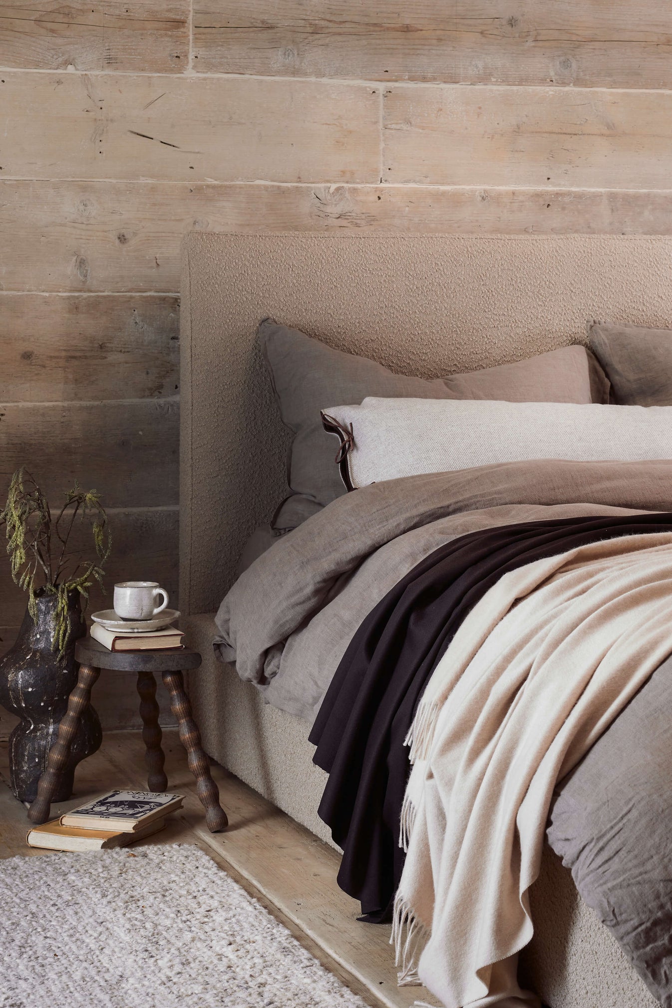 Blonde Cashmere Bed Throw | Cashmere Blankets | Johnstons of Elgin