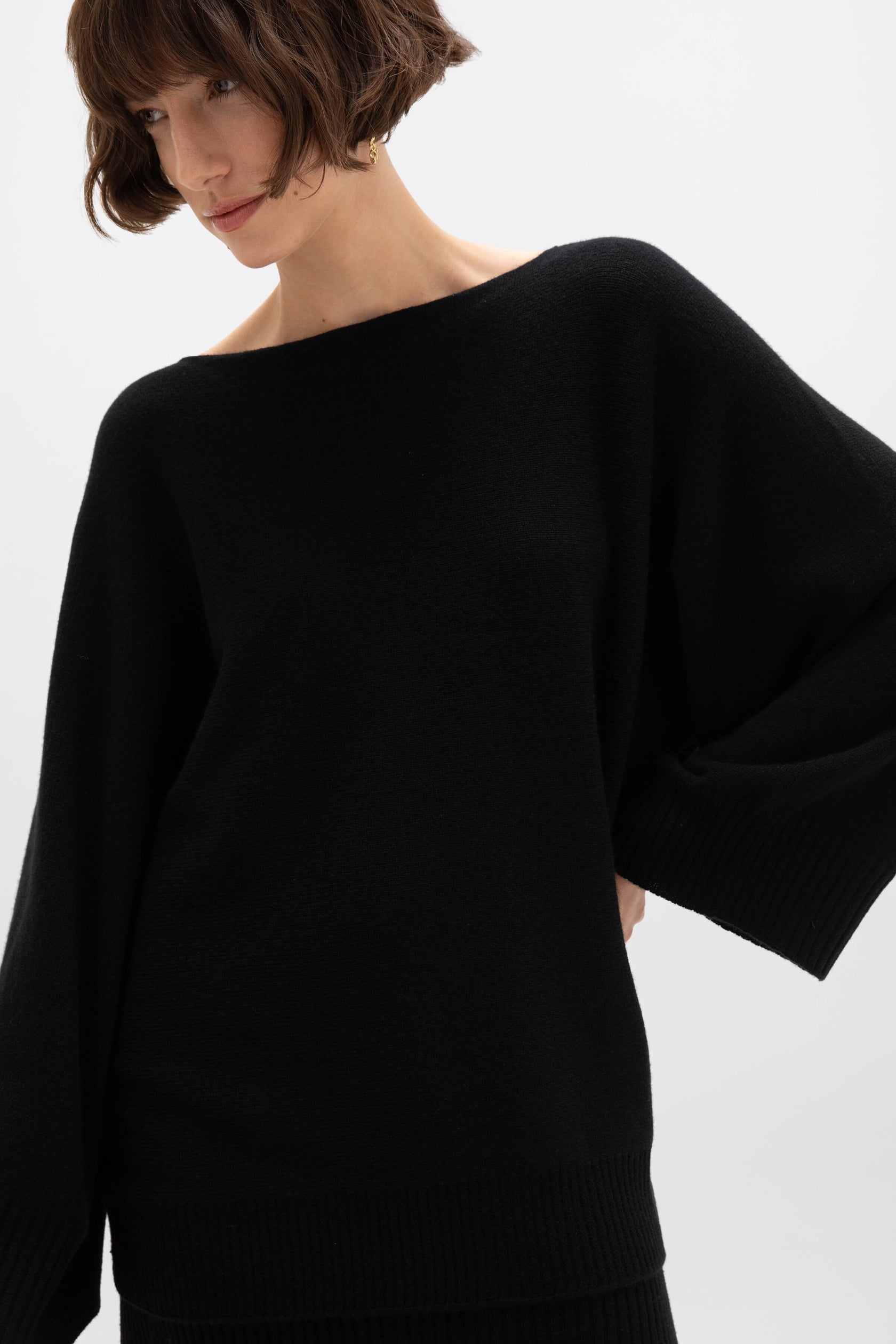 Cape Style Women's Black Cashmere Sweater – Johnstons of Elgin