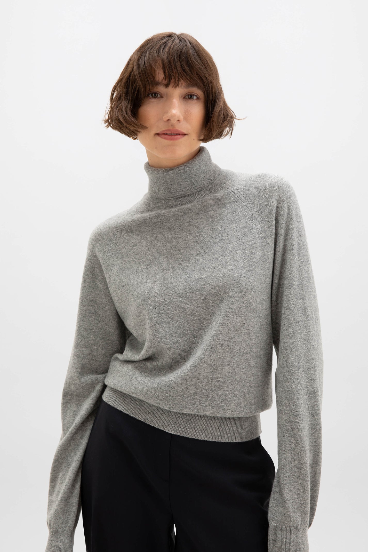 Women's Light Grey Cashmere Roll Neck – Johnstons of Elgin