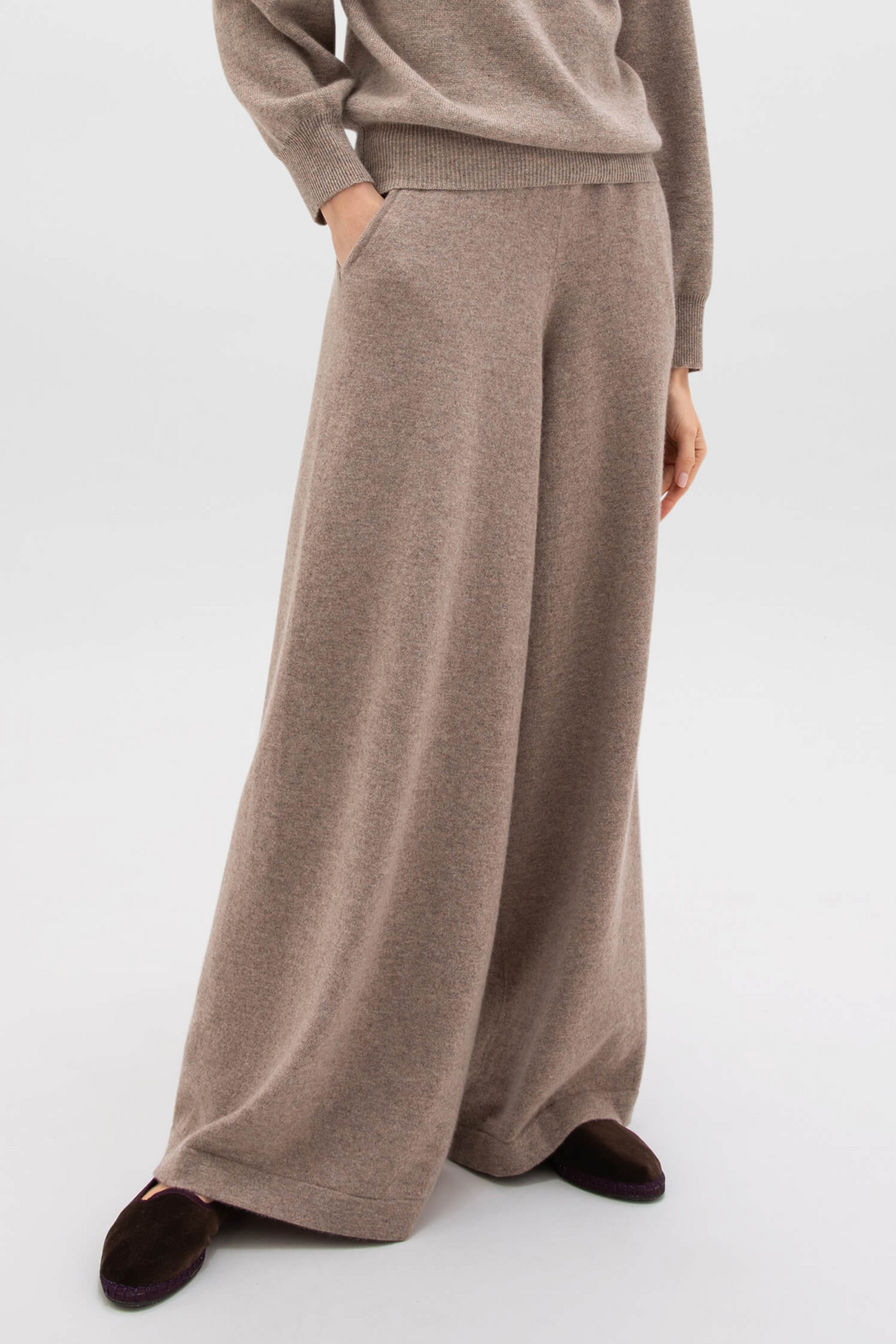 Ash Oversized Women's Cashmere Trousers – Johnstons of Elgin