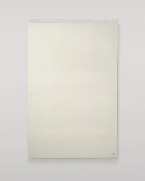 Plain White Cashmere Throw | Cashmere Blankets | Johnstons of Elgin