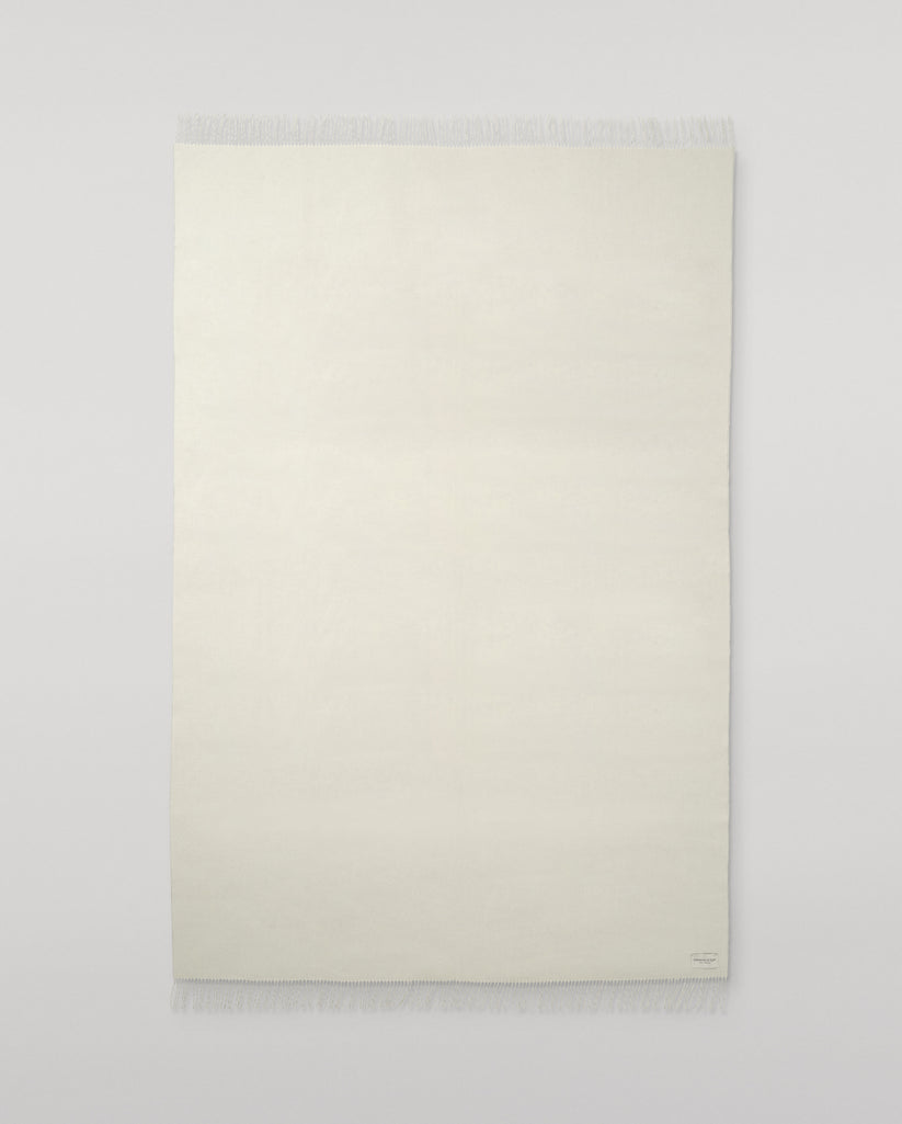 Plain White Cashmere Throw | Cashmere Blankets | Johnstons of Elgin