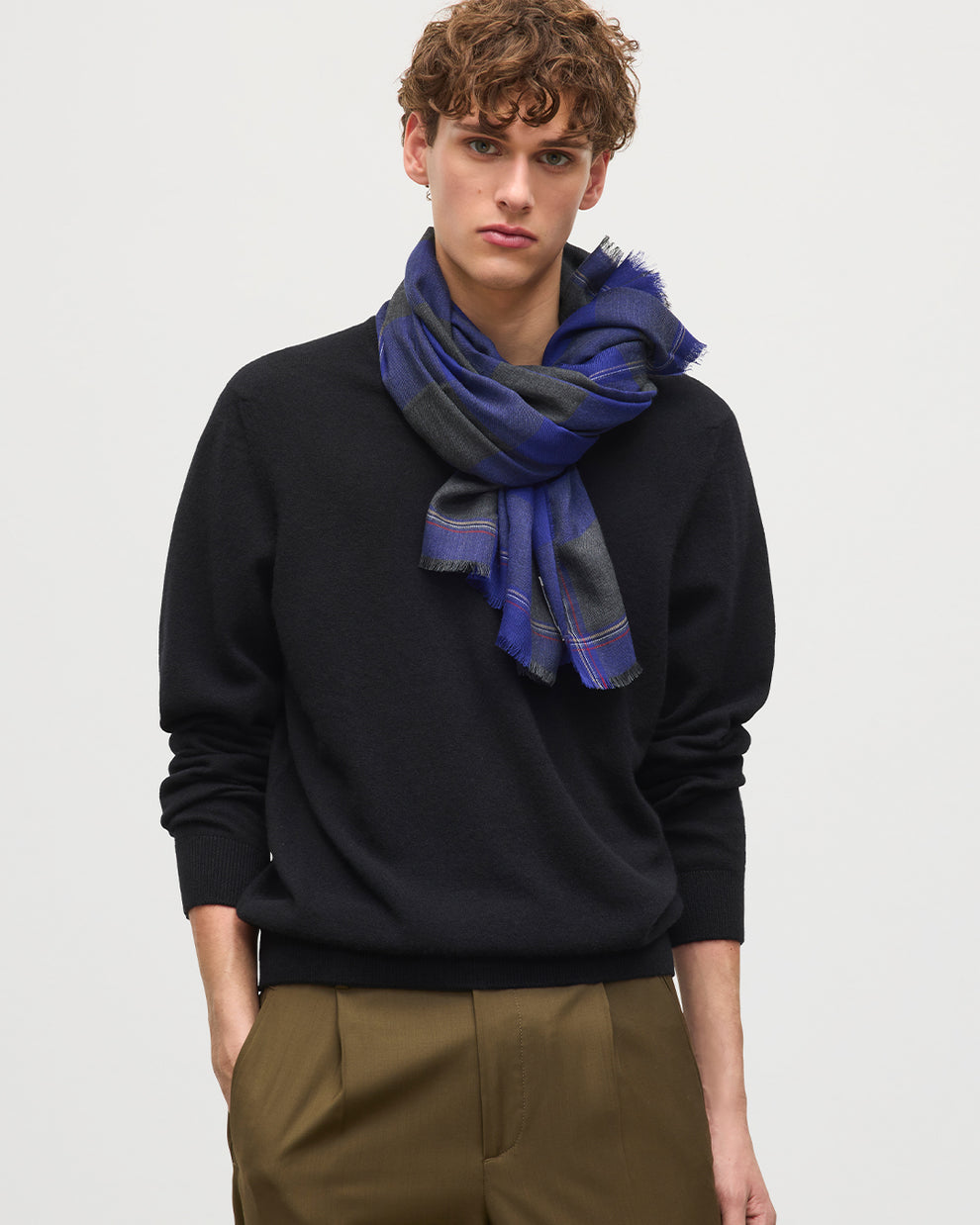 Carnbee Large Gingham Navy Cashmere Scarf | Made In Scotland ...