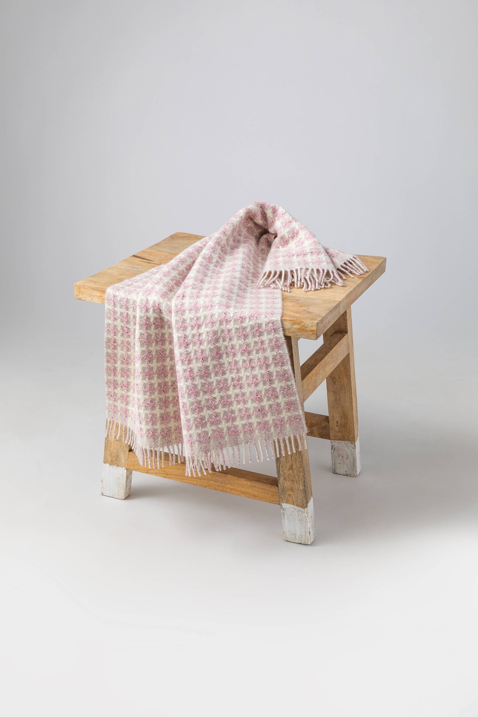 Donegal Cashmere Pink Baby Blanket | Baby's Blankets – Johnstons of Elgin