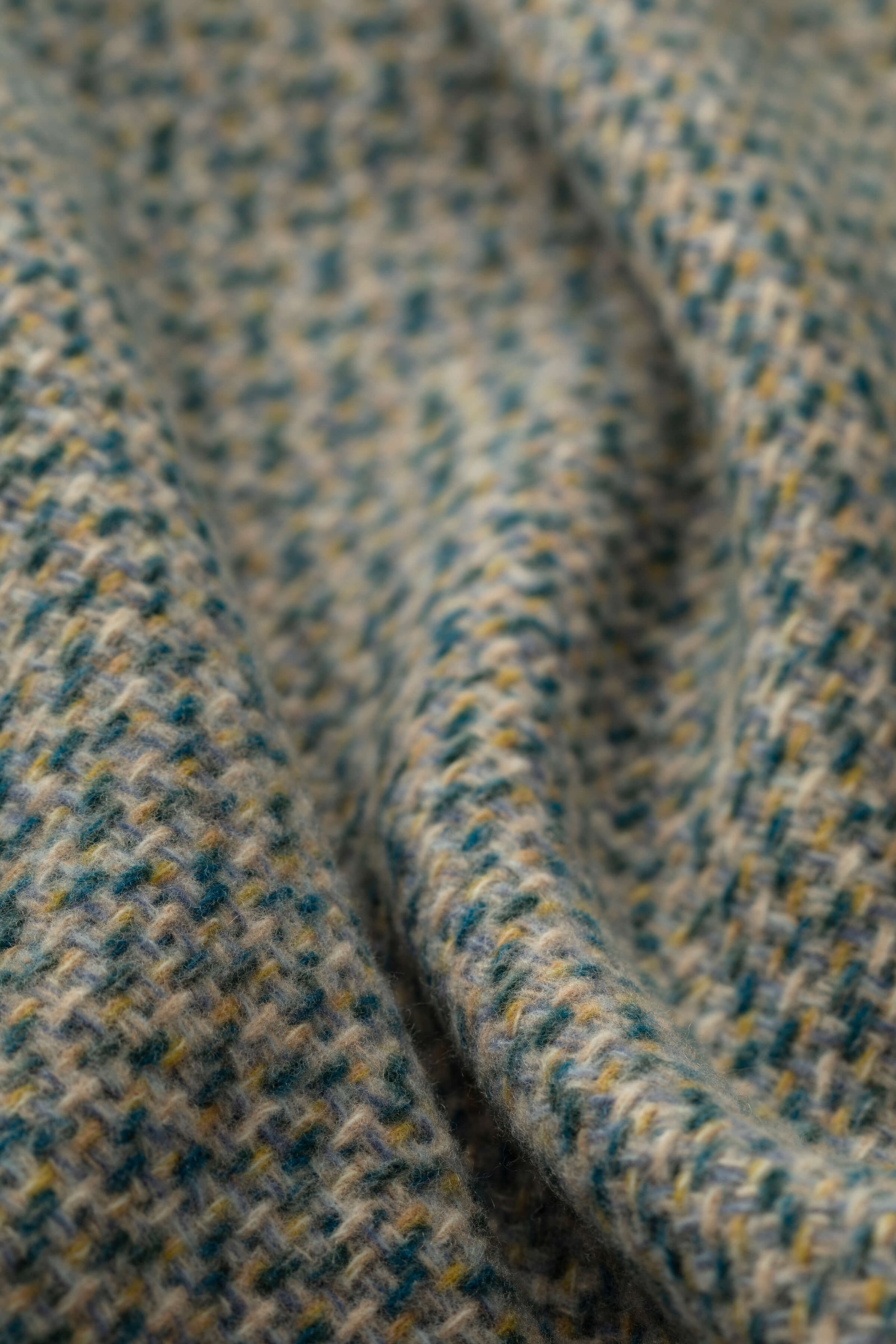 Cool Neutral Tweed Texture Throw – Johnstons of Elgin