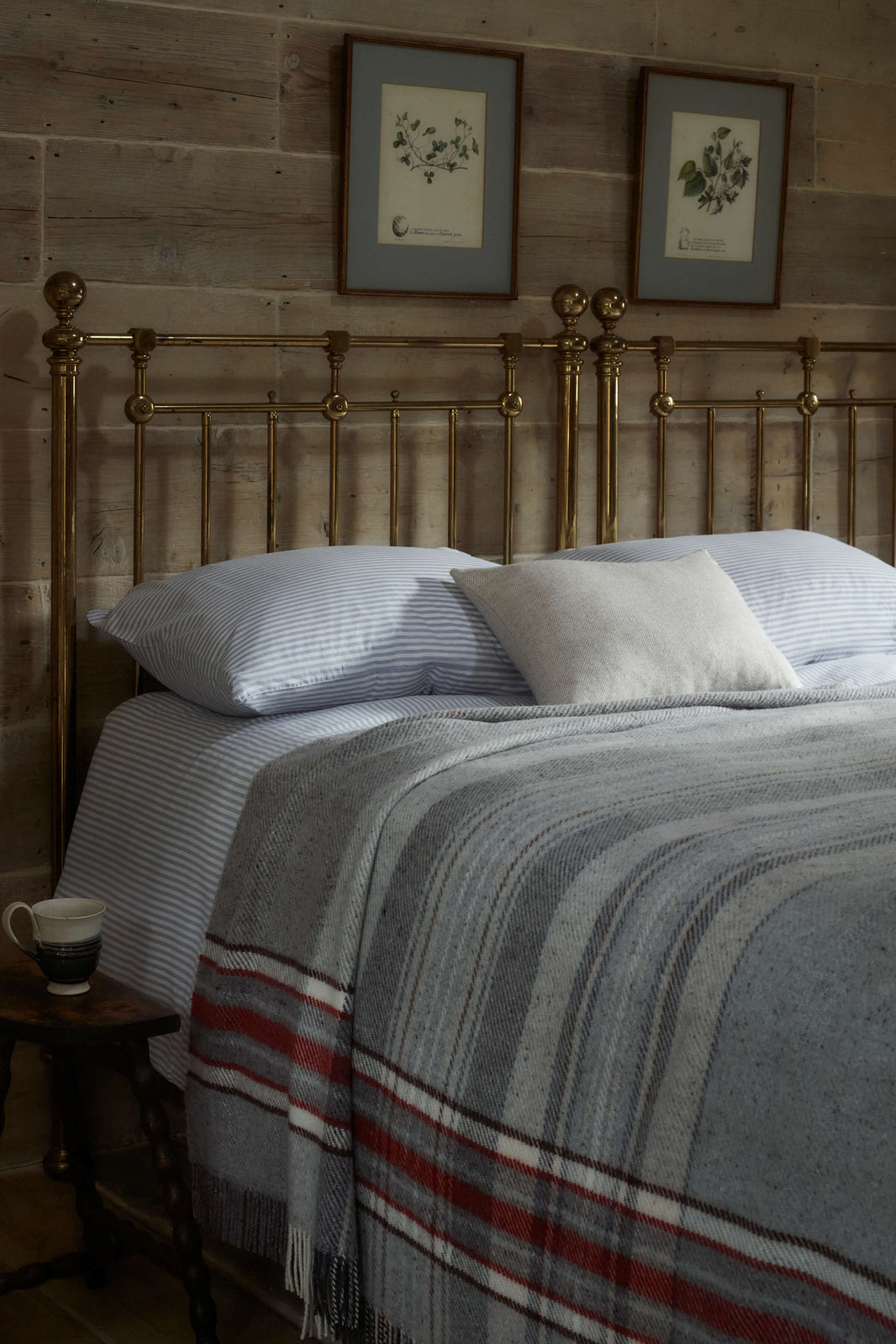 Luxury Wool & Cashmere Bed Throws – Johnstons of Elgin