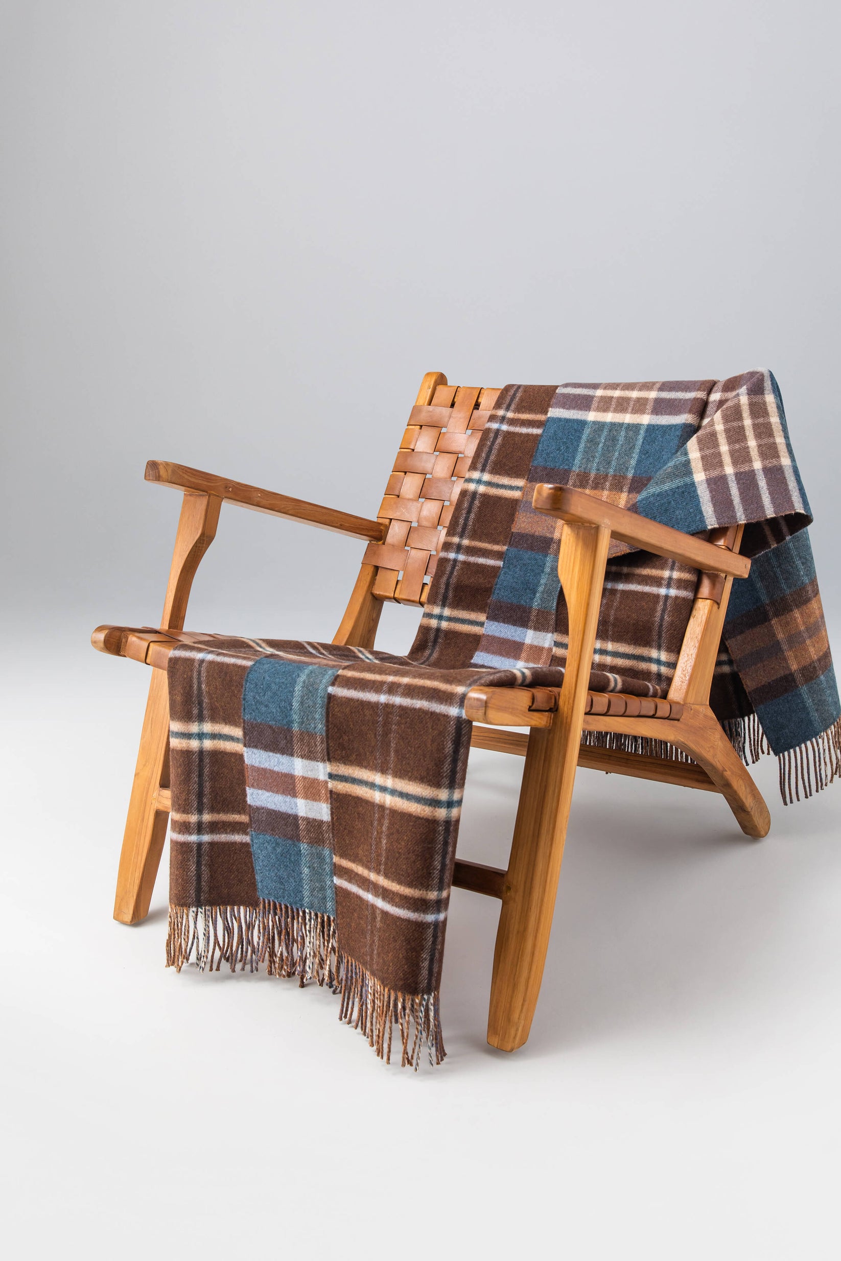 Double Face Lambswool Throw – Johnstons of Elgin