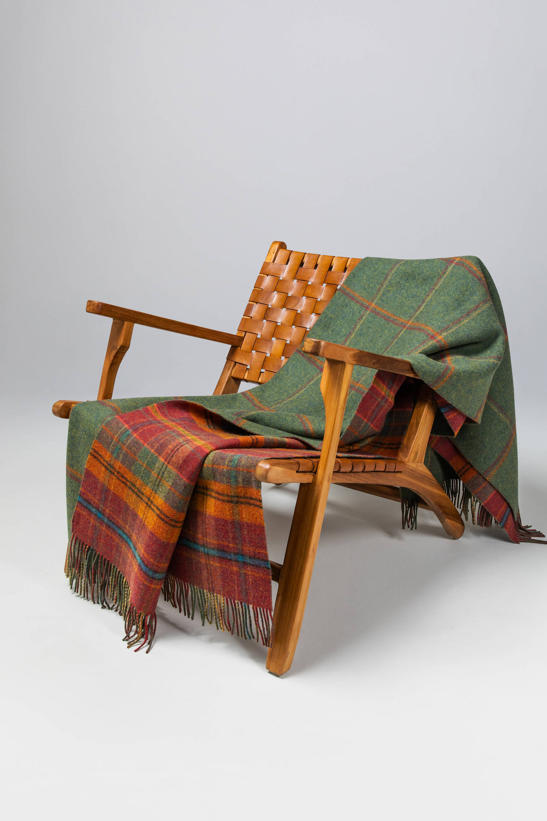 Lambswool Blankets & Throws – Johnstons of Elgin