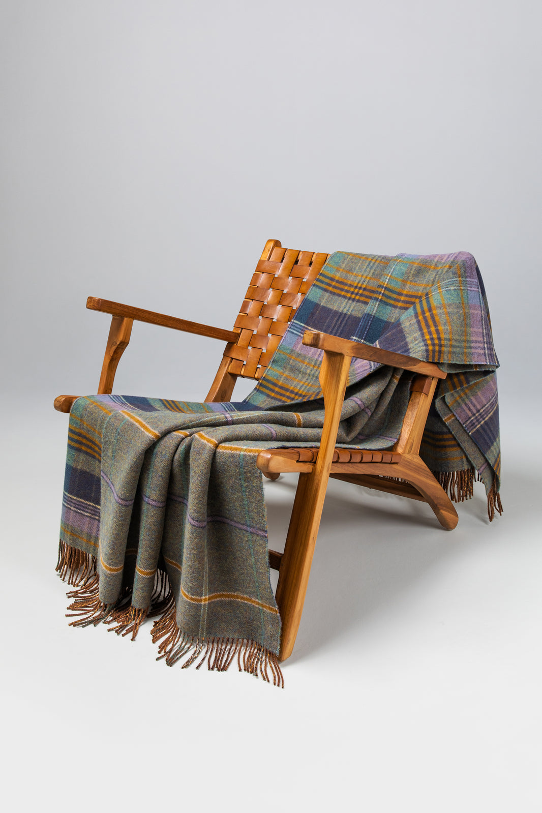 Lambswool Blankets & Throws – Johnstons of Elgin