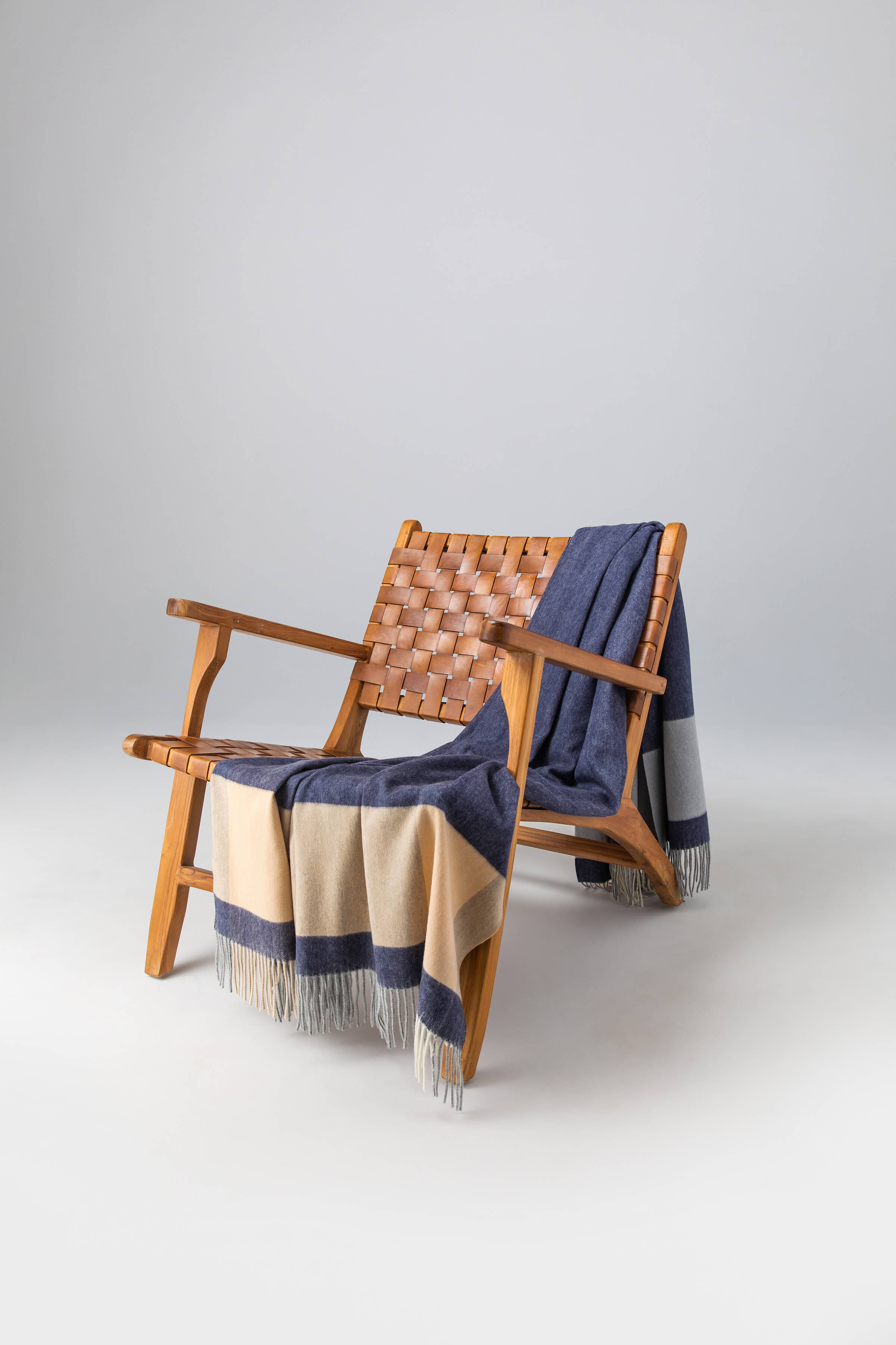 Dark Block Border Wool Throw – Johnstons of Elgin